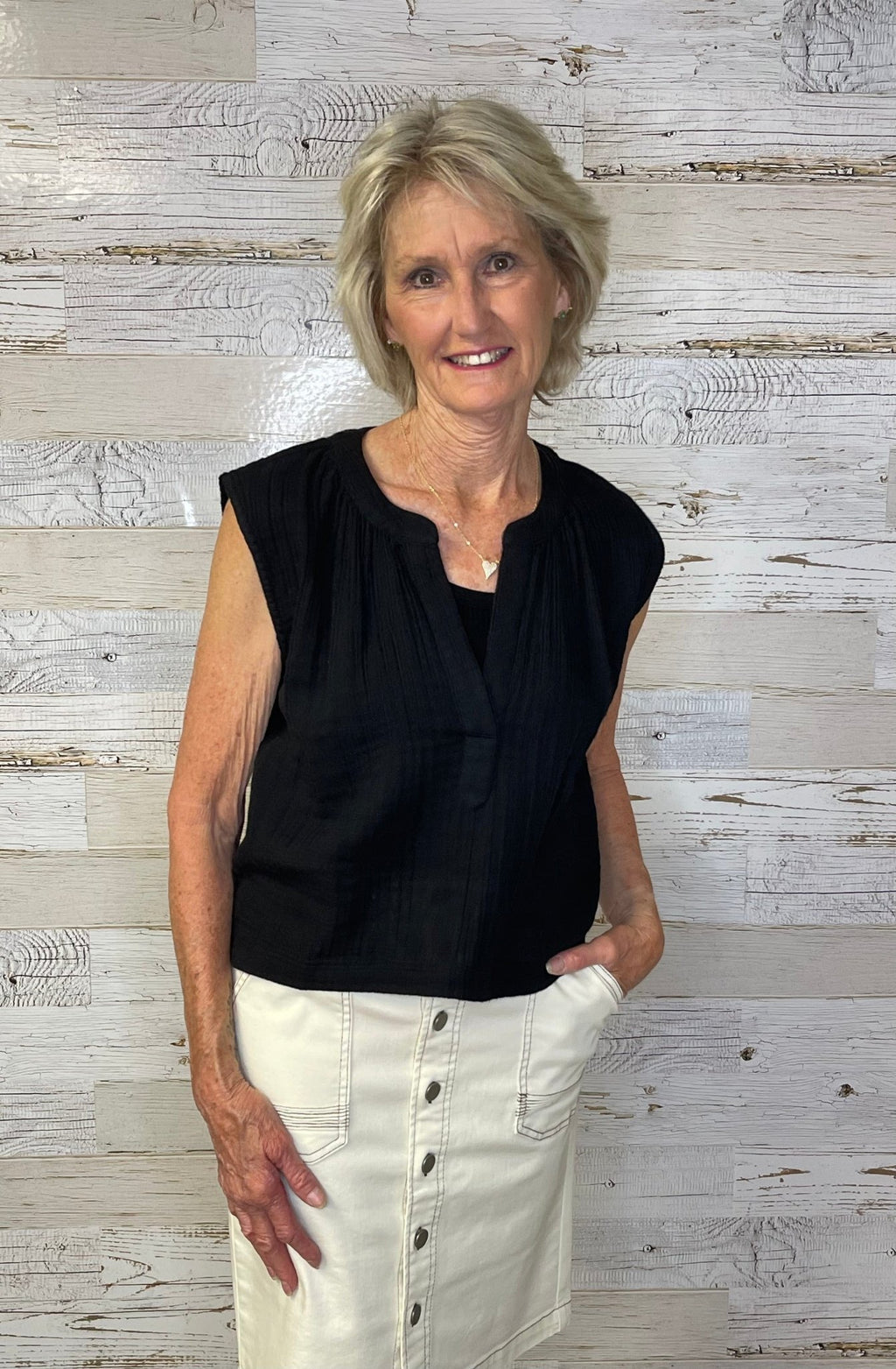 Cliffside Airy Top - Black – Shop Hidden Treasure Boutique